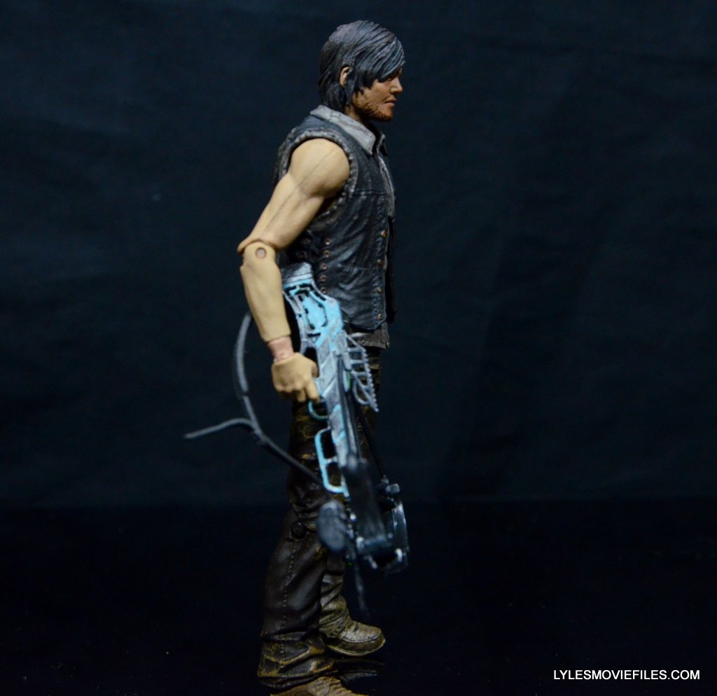 The Walking Dead Daryl Dixon deluxe figure review McFarlane Toys ...