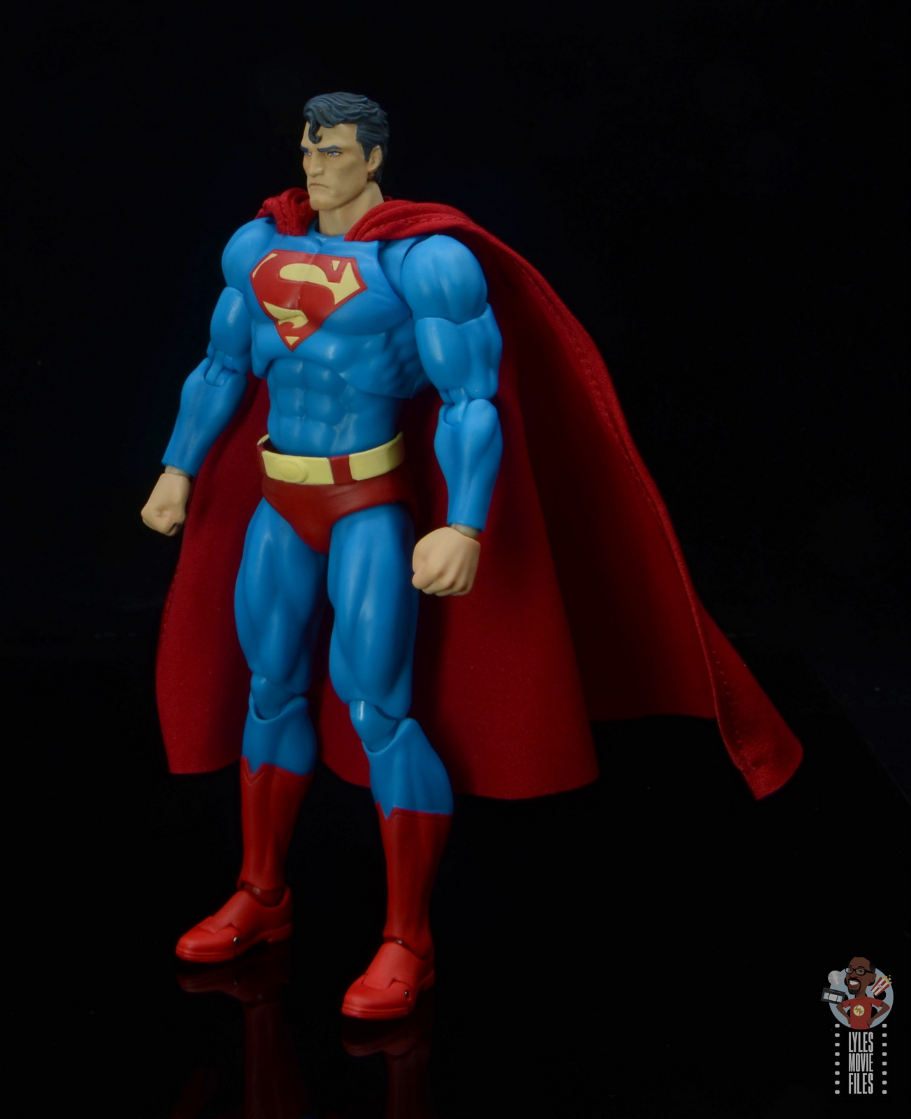 MAFEX Hush Superman figure review